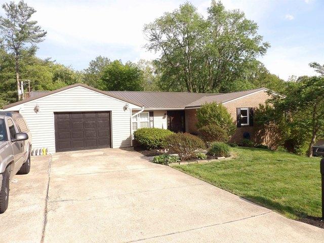 112 Hillcrest Ct, Russell, KY 41169
