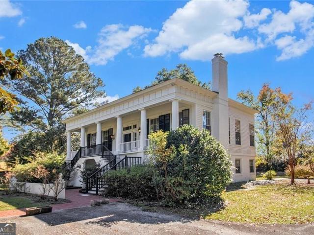 112 Hillcrest Road