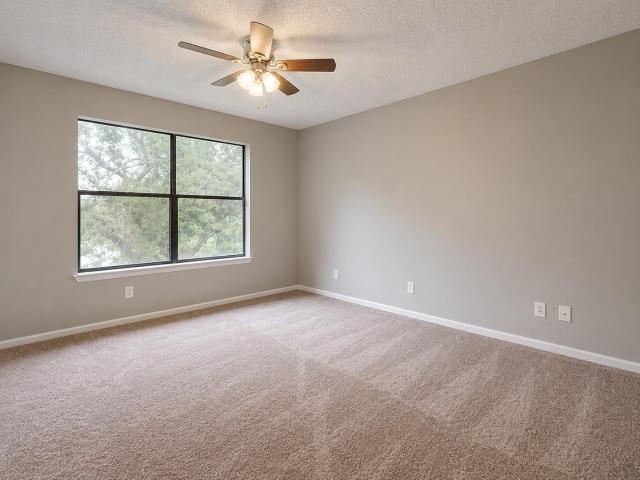 112 Hillside Cv