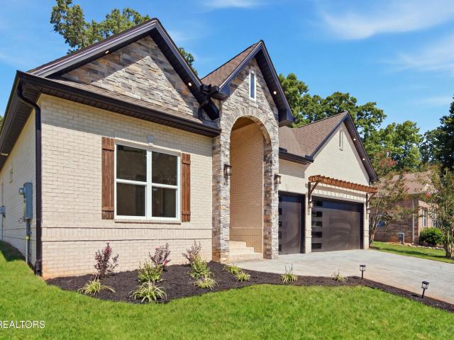 112 Inata Cir