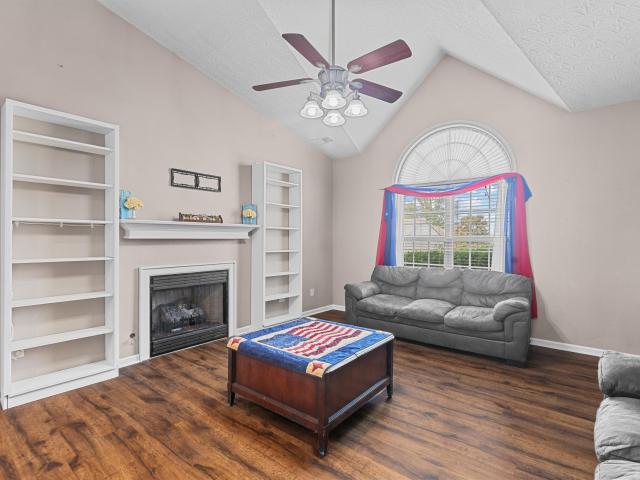 112 Irving Lane