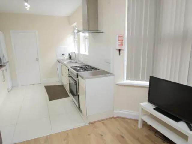 112 Oakfield Road, Balsall Heath, B12 9PN, United Kingdom | 1 bed apartment for rent #142469194 | Rentberry