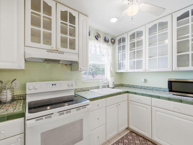 112 Lake Anne Dr, West Palm Beach, FL 33411 | MLS #B26017