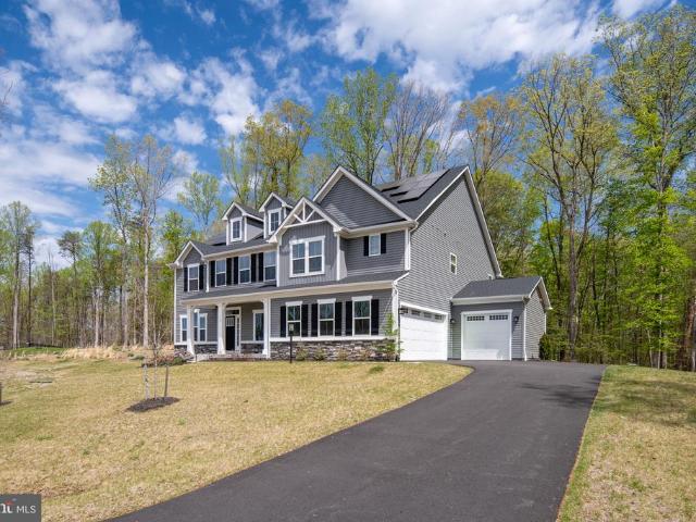112 Lake Bluff Court