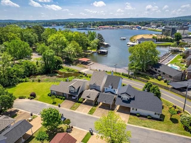 112 Lake Pointe Cv, Hot Springs, AR 71913