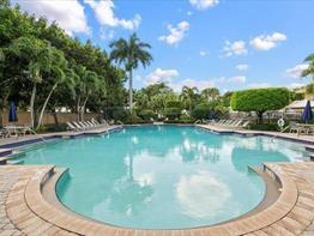 112 Lancaster Way, Royal Palm Beach, FL 33414 | MLS #B26010