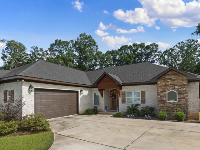 112 Laney Lane