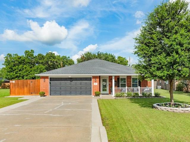 112 Lillian Dr, West Columbia, TX 77486