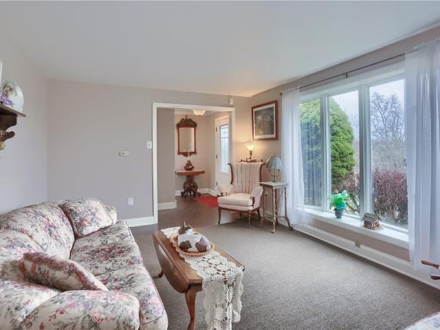 112 Lintel Dr