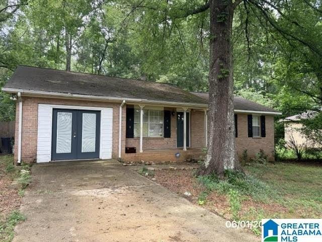 112 Mooney Rd, Columbiana, AL 35051