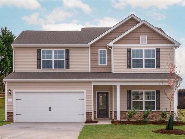 112 Macintosh Dr, King, NC 27021