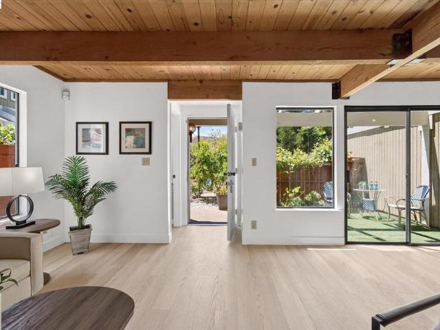 112 Mission Dr