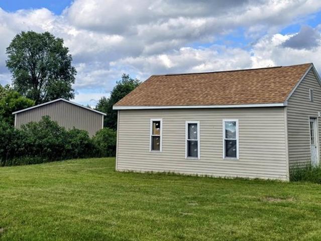 112 N 2nd St, Mesick, MI 49668