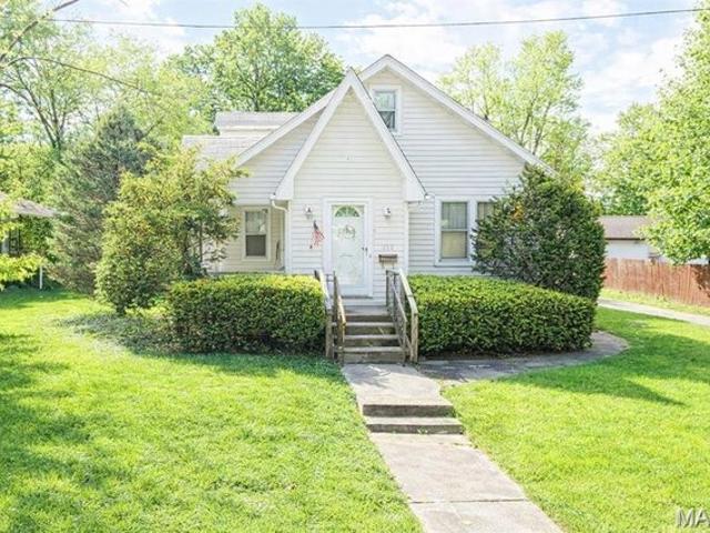 112 N 36th St, Belleville, IL 62226
