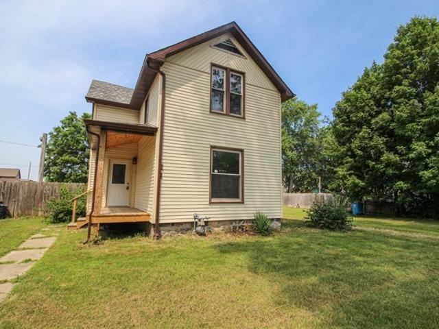 112 N Andrews St, Three Rivers, MI 49093