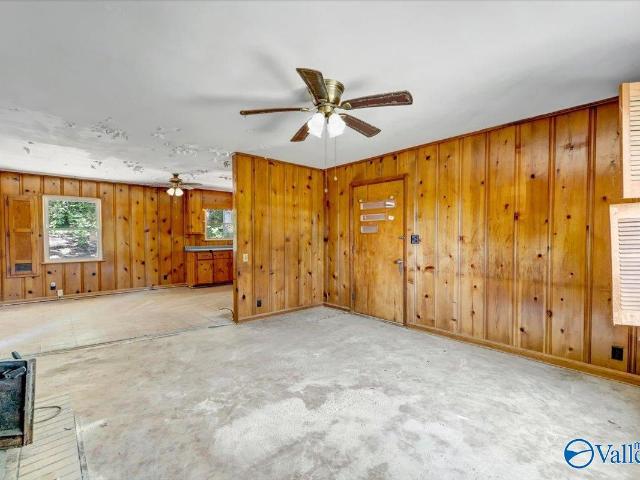 112 N Greenway Drive