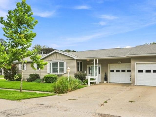112 N Minerva St, Mediapolis, IA 52637
