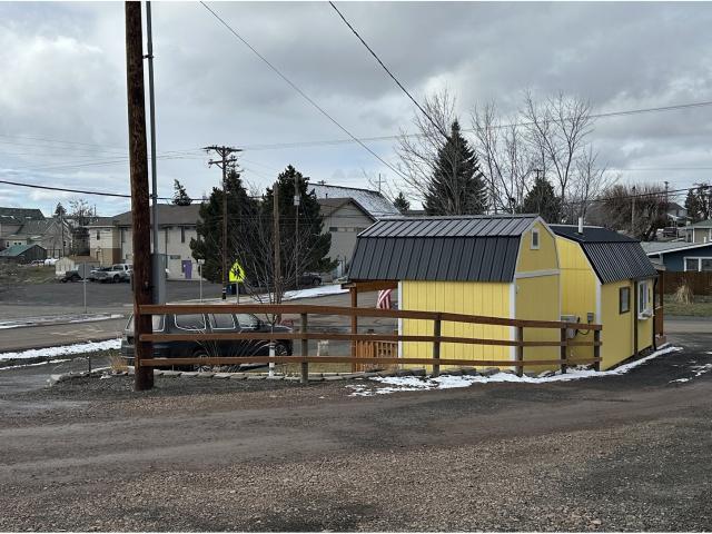 112 N Oregon