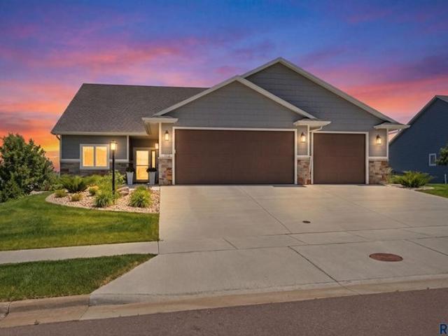 112 N Piper Dr, Sioux Falls, SD 57110