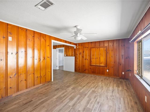 112 N Scanlan St Street