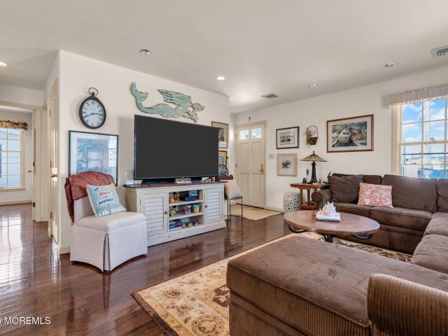 112 Neptune Court