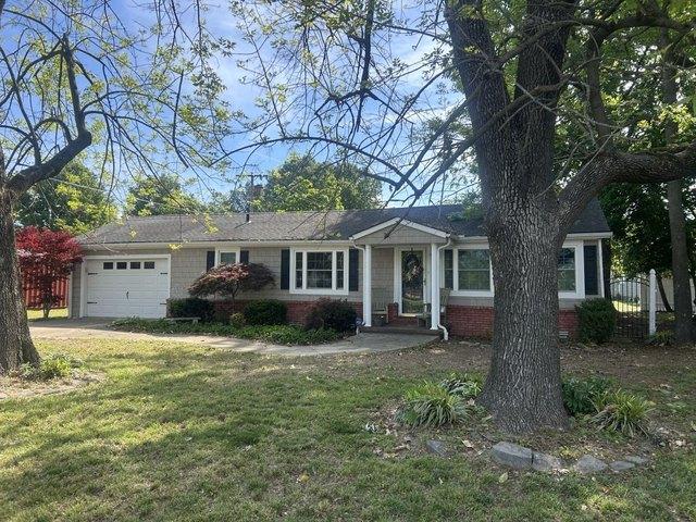 112 S 4th St, Lilbourn, MO 63862
