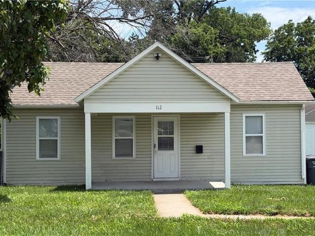 112 S Taylor St, Pleasant Hill, MO 64080