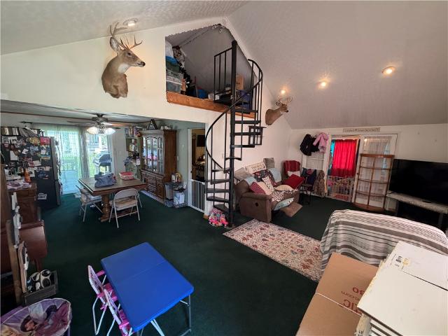 112 Schoolhouse Rd