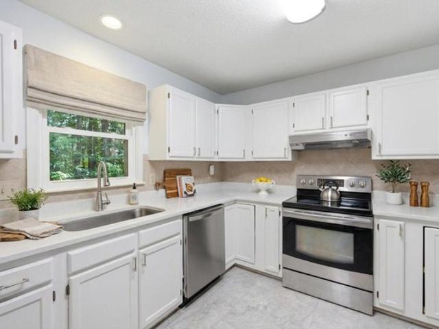 112 Sequoia Ct, Cary, NC 27513
