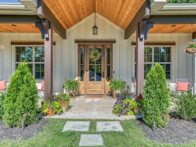 112 Spice Hollow Road