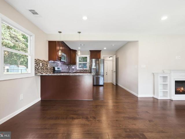 112 Spray Avenue
