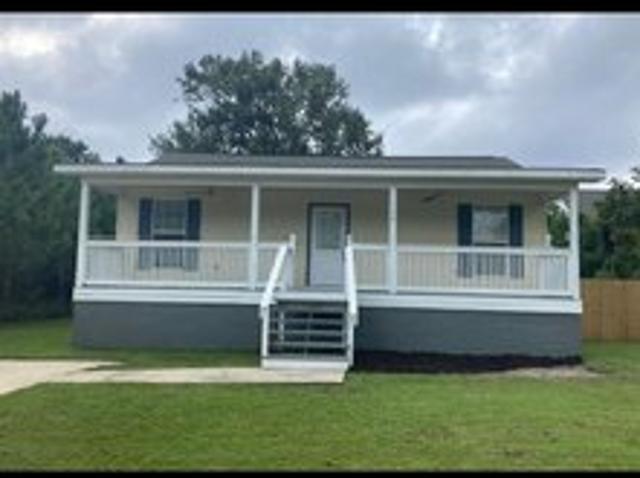 112 Spruce St, Pass Christian, MS 39571