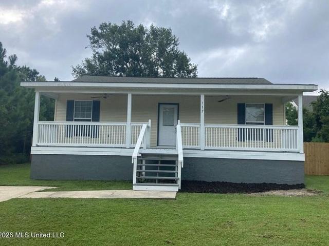 112 Spruce St, Pass Christian, MS 39571