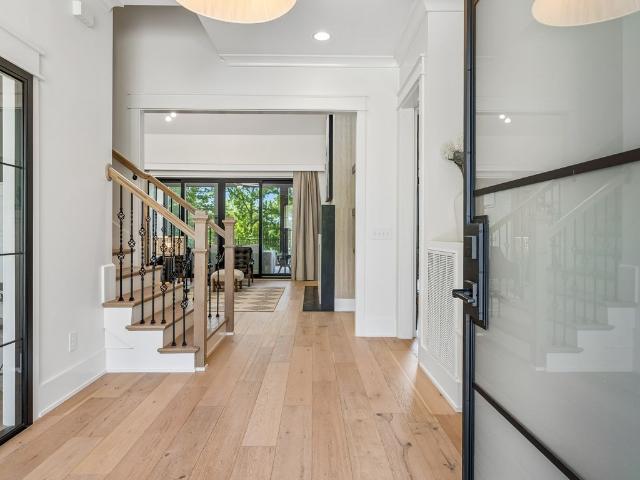 112 Sterling Rd