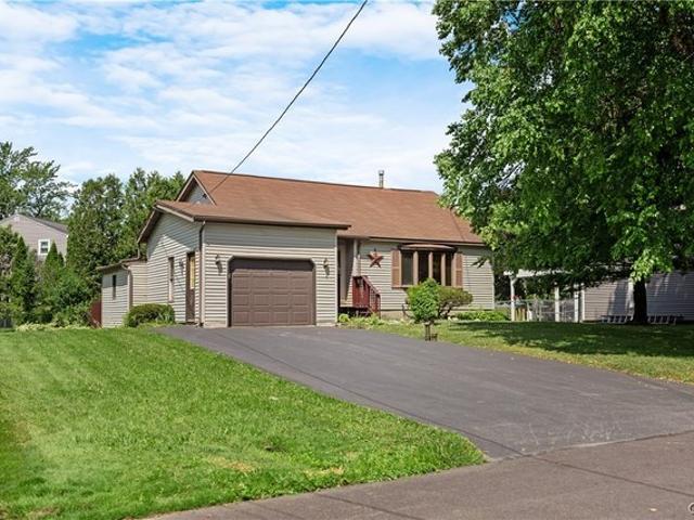 112 Stillwell Ter, East Syracuse, NY 13057