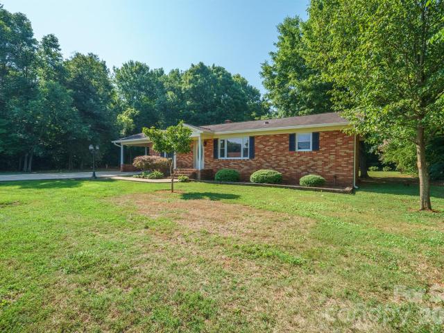 112 Summers Farm Road