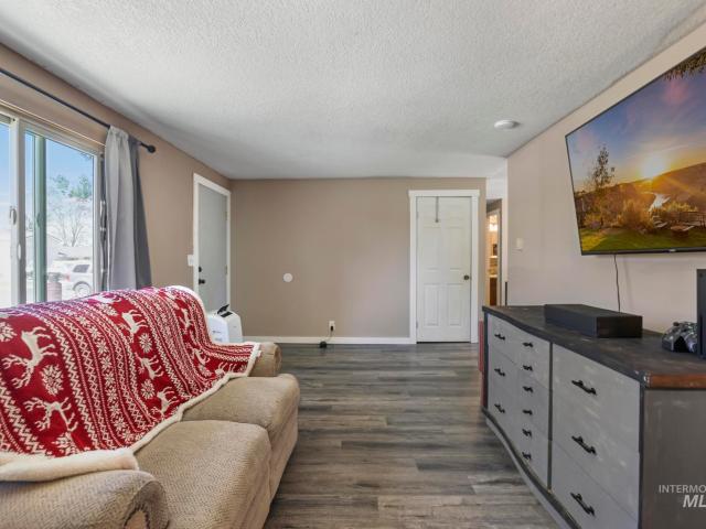 112 Sunset Cir