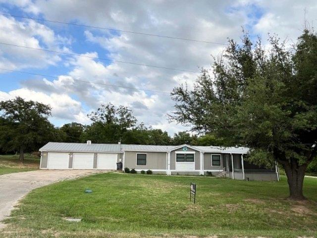 112 Pima Dr, Nocona, TX 76255