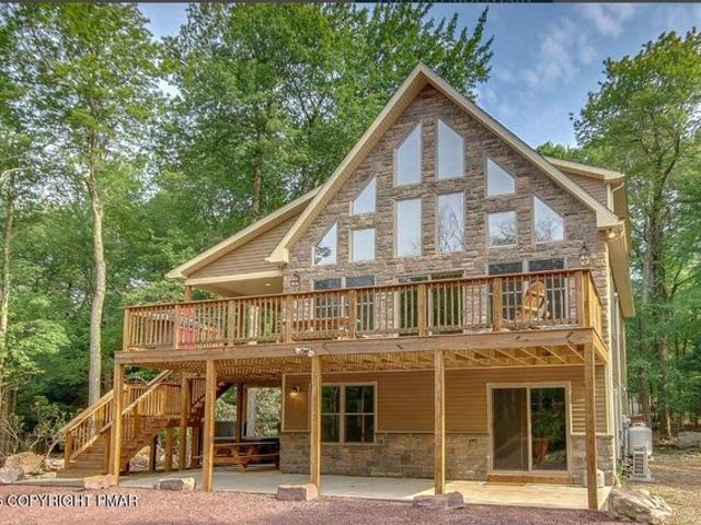 112 Pineknoll Dr, Lake Harmony, PA 18624