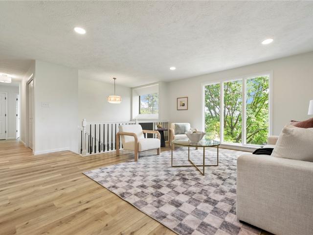 112 Pleasantview Dr