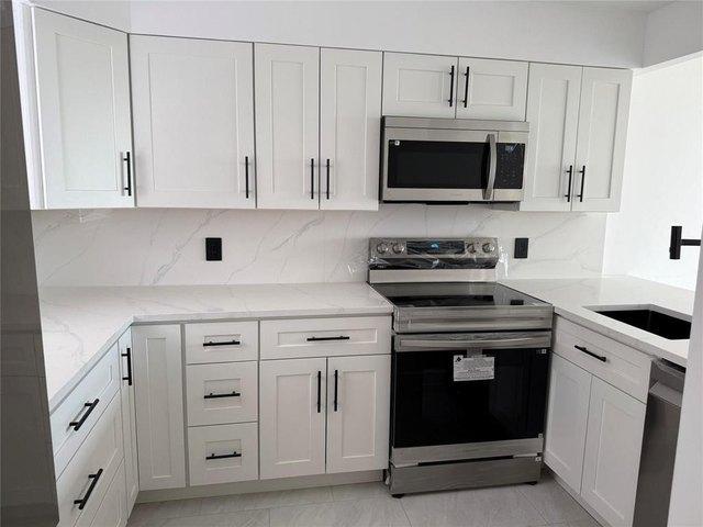 112 Royal Park Dr Apt 4B, Oakland Park, FL 33309