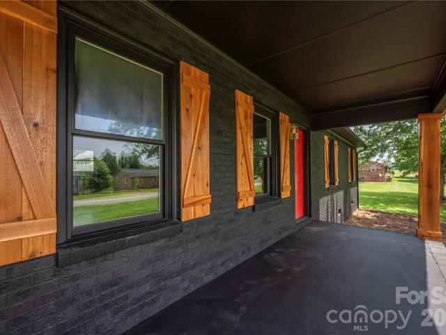 112 Robinette Lane