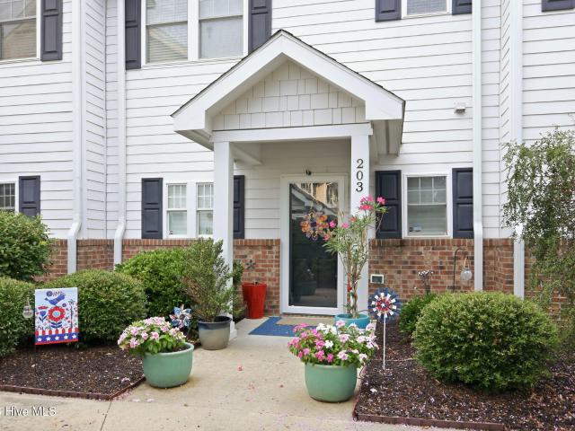 112 Rochelle Drive # 203