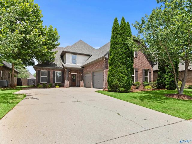 112 Rainwood Drive SW