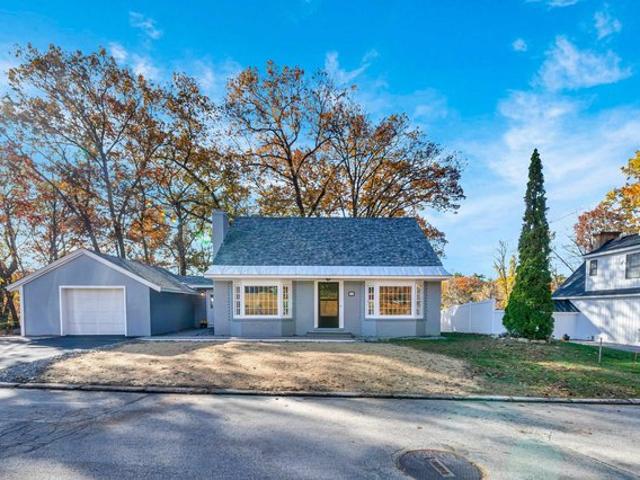 112 Riverdale Ave, Manchester, NH 03103