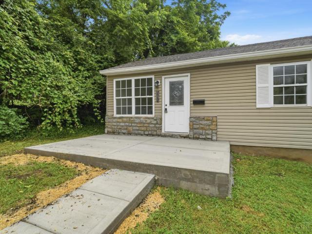 112 W Leslie Avenue