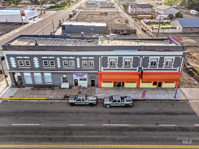 112 W Main St