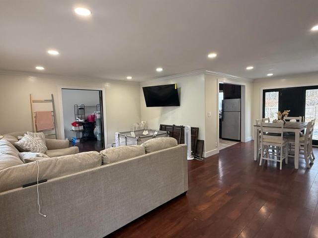 112 Woodcrest Ave