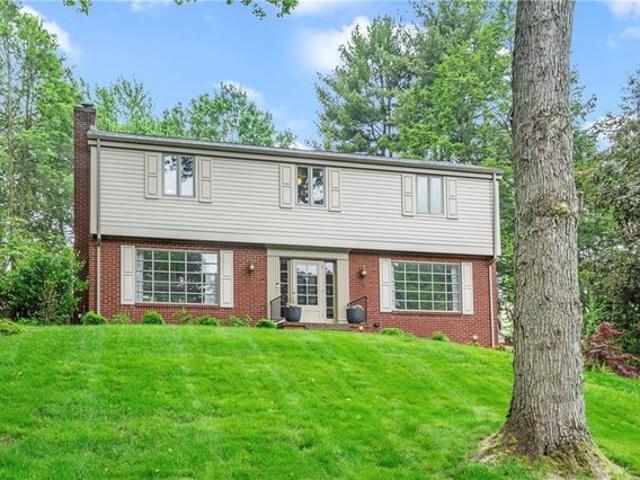 112 Woodshire Dr, Pittsburgh, PA 15215