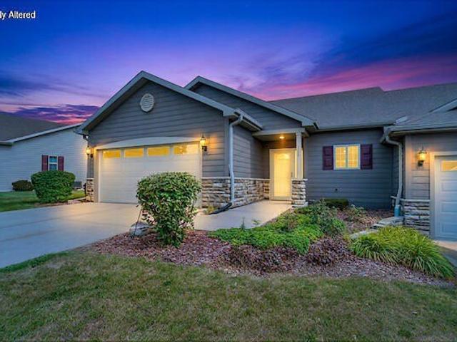 112 Walnut Ridge Rd Unit 17, Union Grove, WI 53182